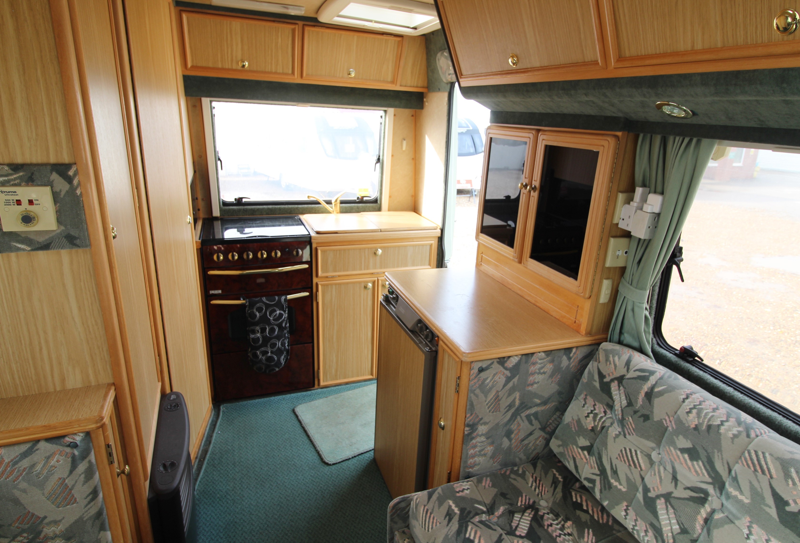 Wandahome-2002 Autosleeper Executive-View all motorhomes at Wandahome