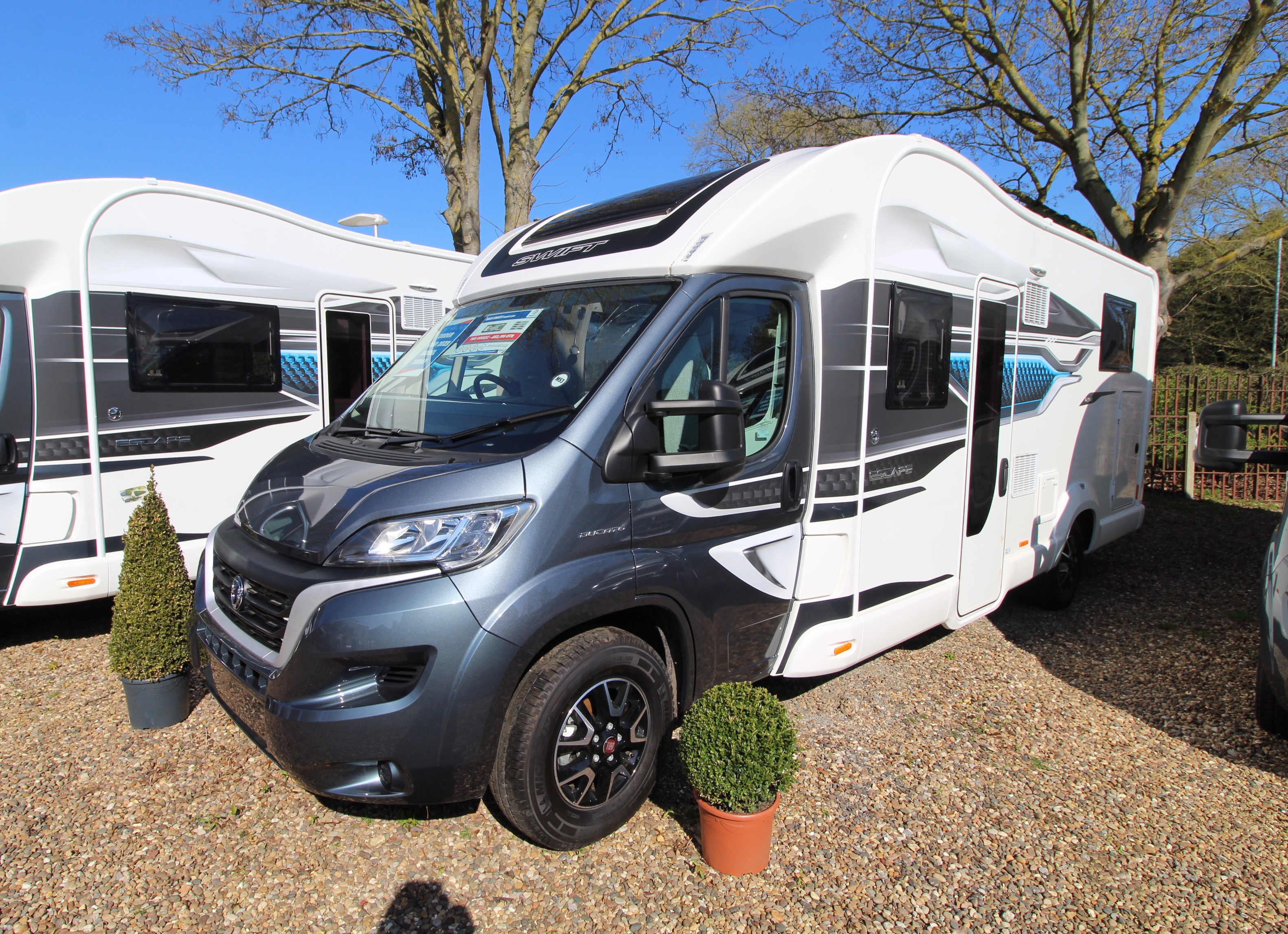 New Swift Escape 694 New