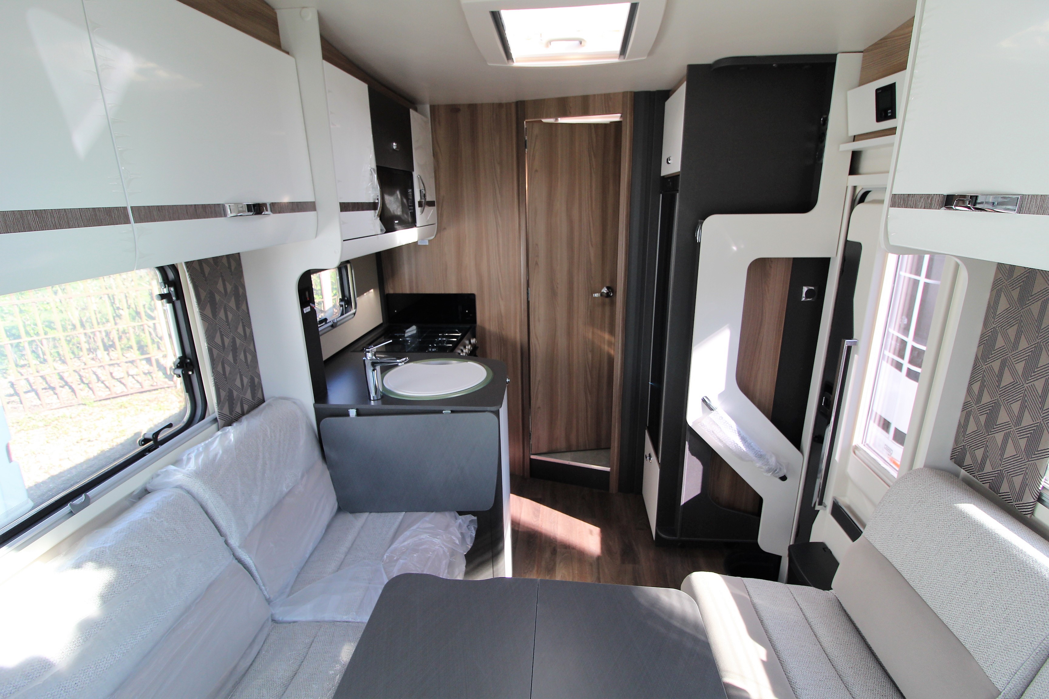 New Swift Escape 694 NEW