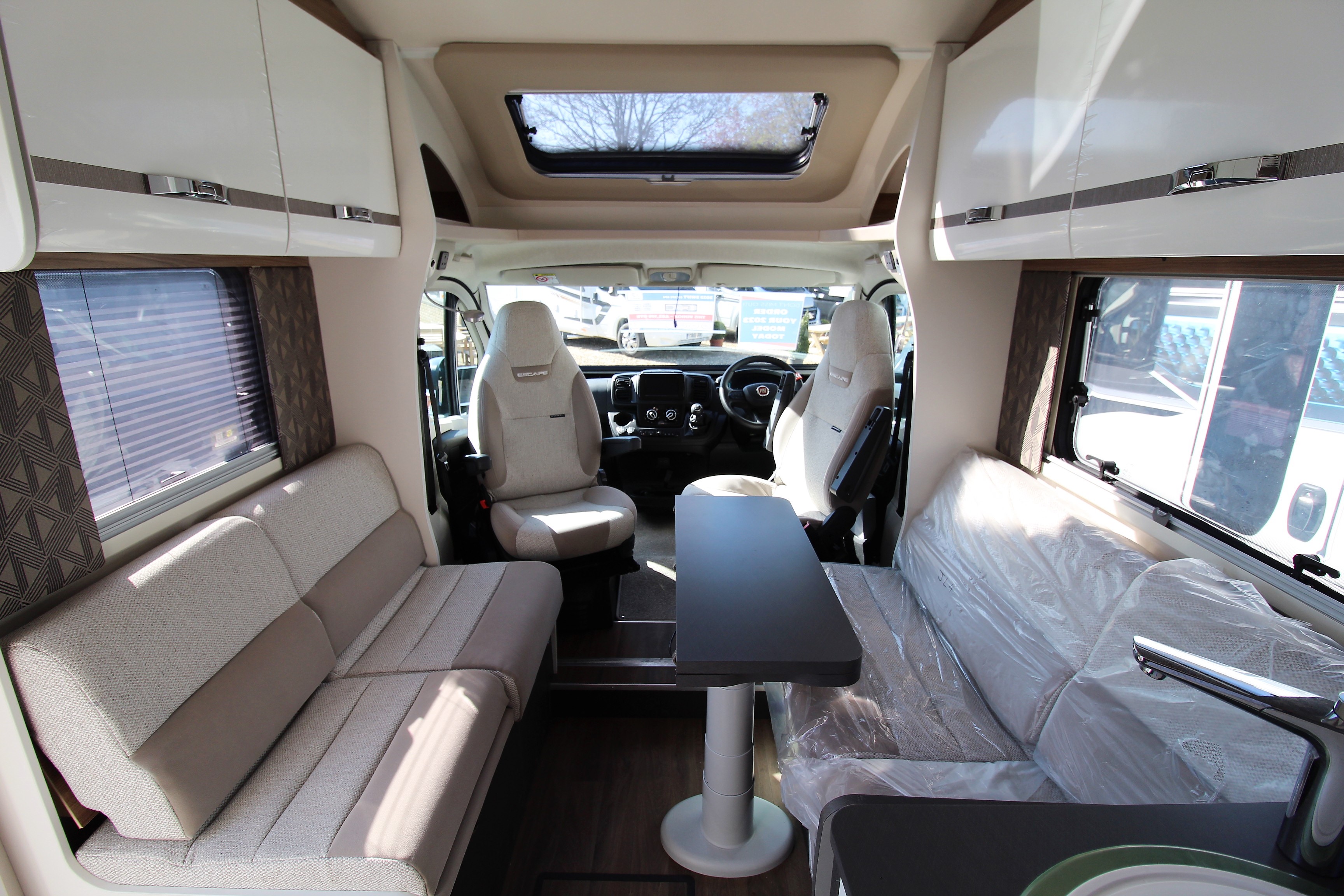 New Swift Escape 694 NEW