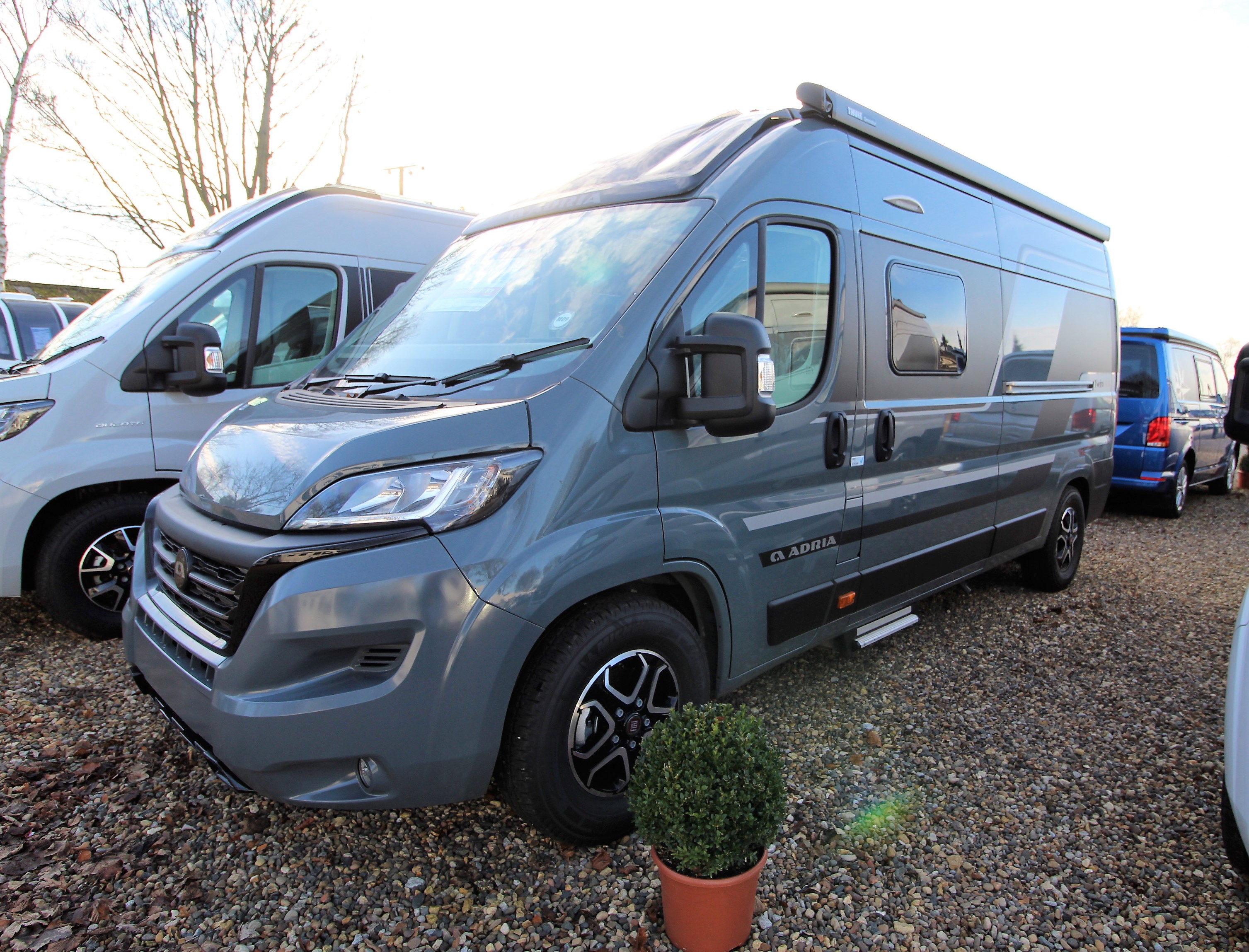 Globecar Roadscout R Elegance Vs Adria Twin Supreme 600SX: A Van ...