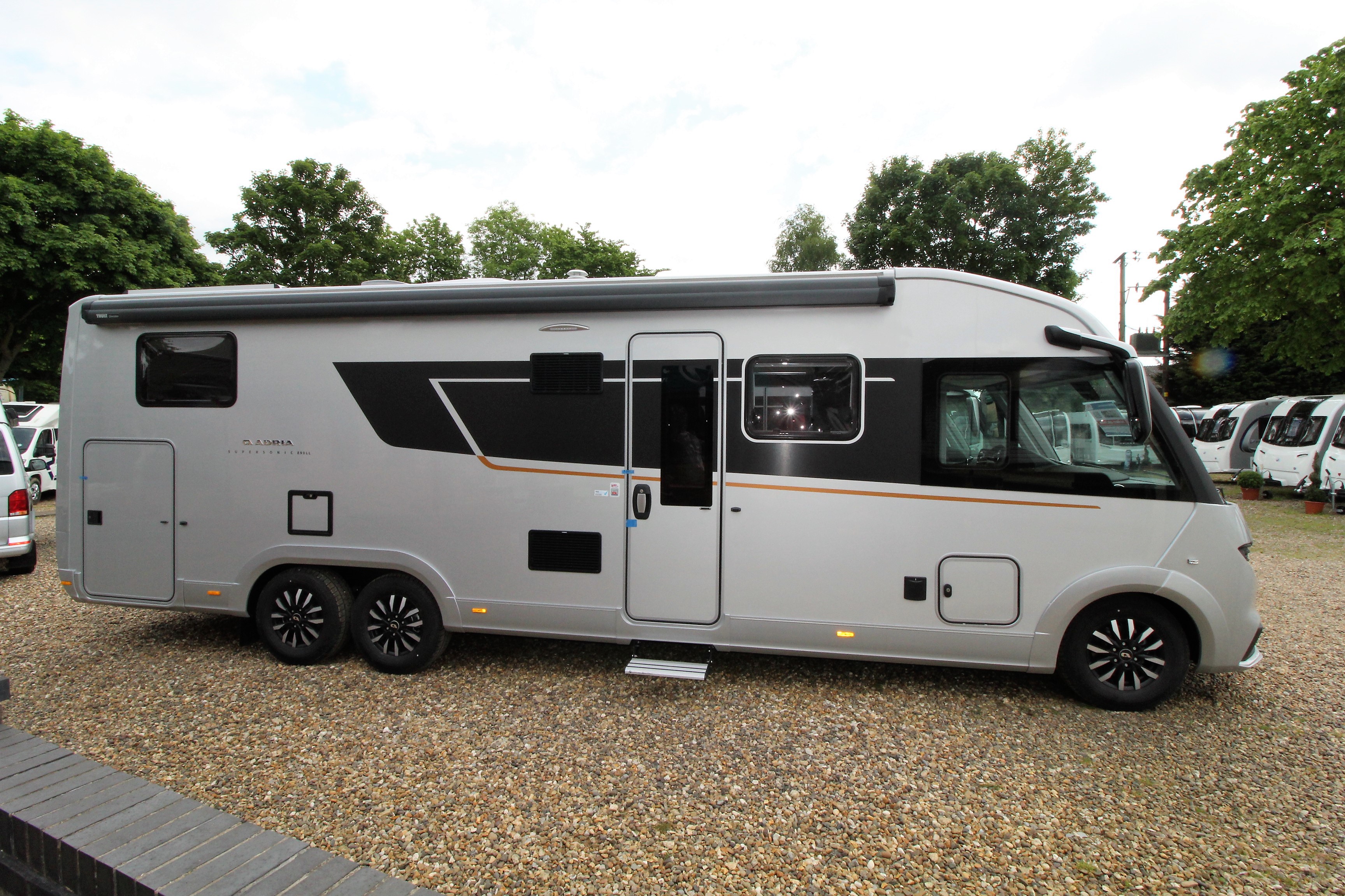 New Adria Supersonic 890 Ll (36233) 2024