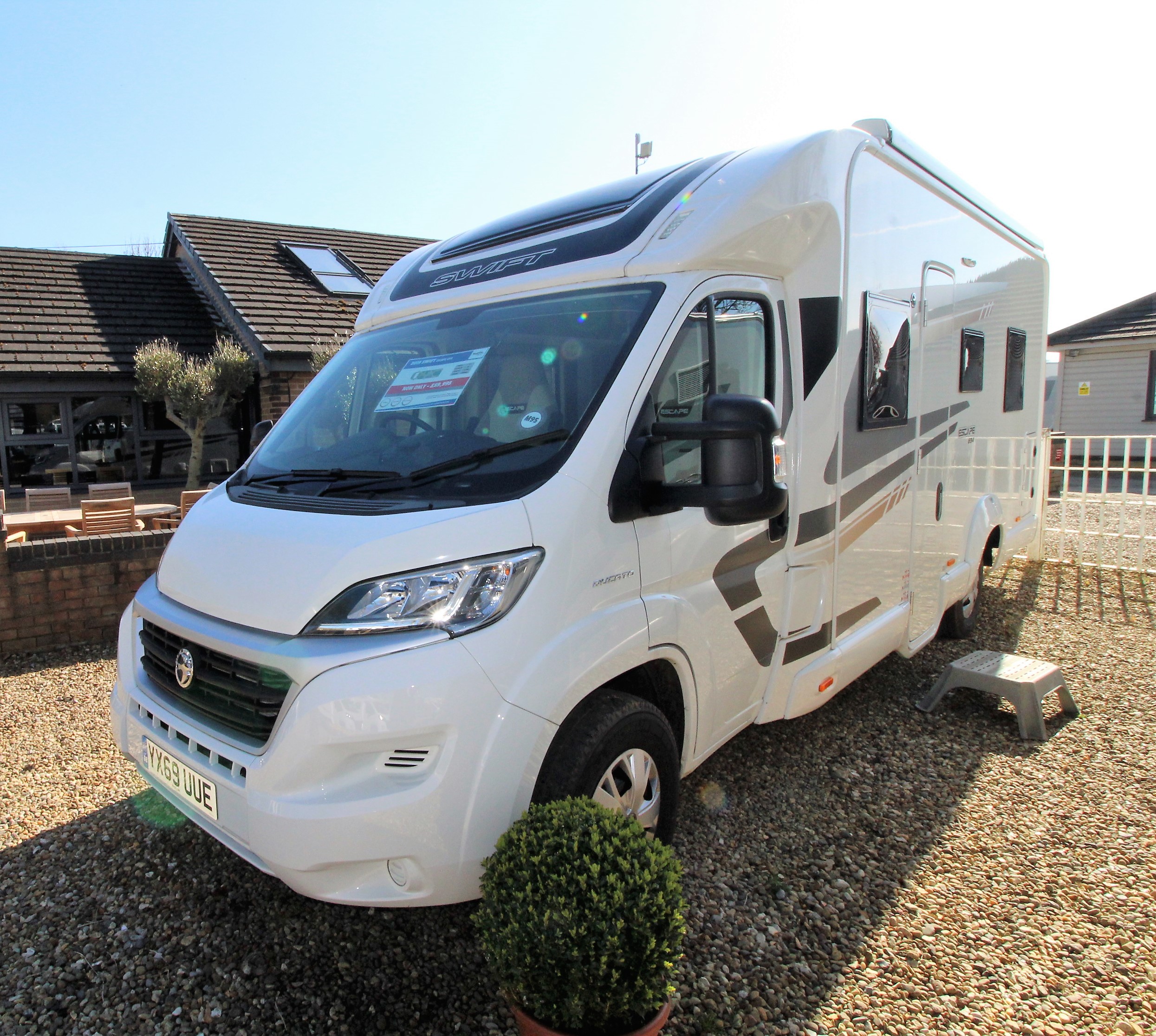 Used Swift Escape 694 - 2019